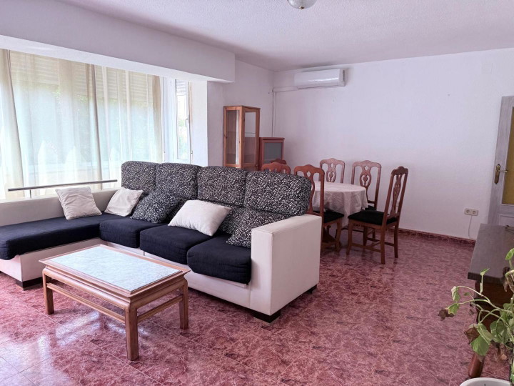 Apartamento De 5 Habitaciones En Almería Playa - Almería