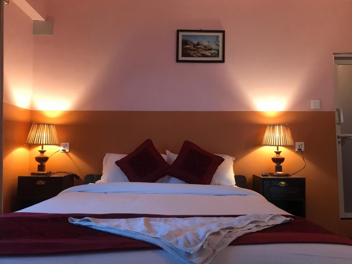 Hilltop Restaurant And Guesthouse - Pokhara
