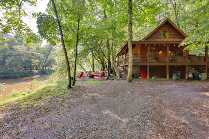 Riverfront Ellijay Cabin W/ Deck + Pool Access! - Ellijay