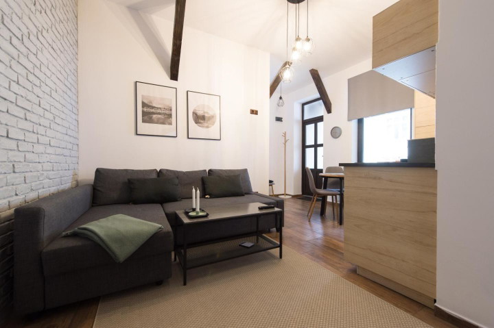 Lovely Brasov Flat With Patio And Mountain Views - Brassó