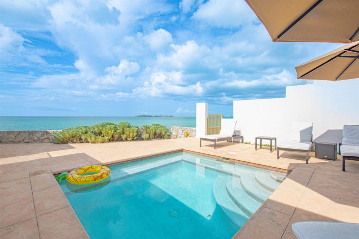 Oceanfront With Beach Access & Private Pool 3br - Nassau