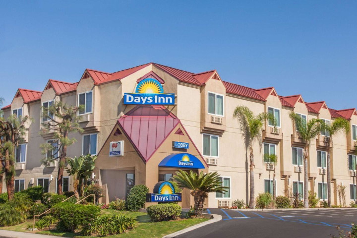 Days Inn By Wyndham Carlsbad - Vista, CA