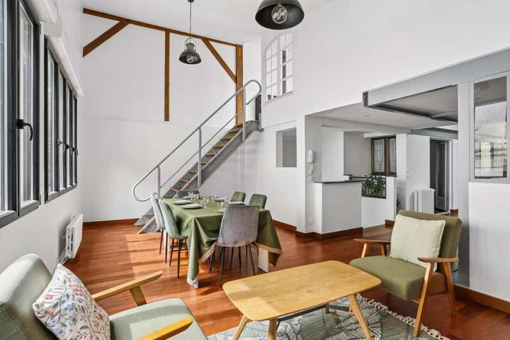 2bdr-8p Duplex Apartment - Pigalle-montmartre - France