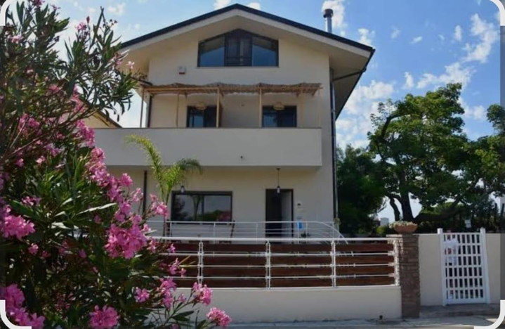 Ad Un Passo Dal Mare - Maison De Charme - Paestum, Salerne, Italien