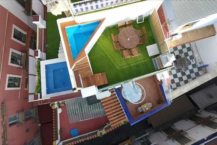 Casa Con Piscina Junto Catedral De Sevilla - Spain