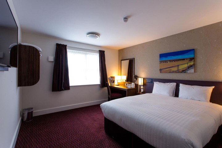 Sessile Oak, Llanelli By Marston's Inns - Wales