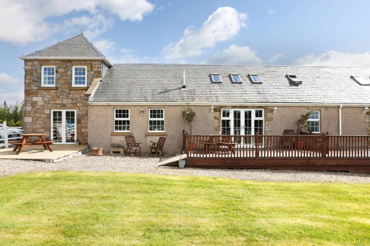 Joivy Greenknowes Farmhouse With Hot Tub And Bar - Dunfermline