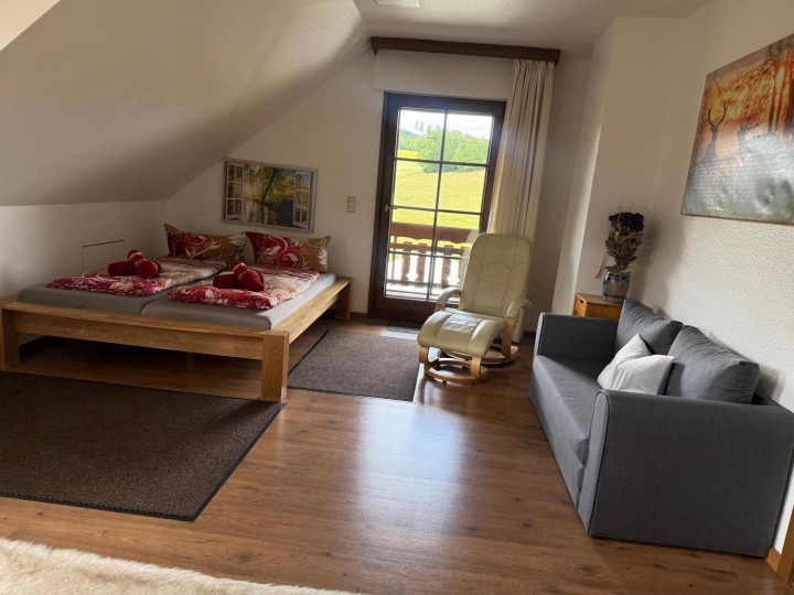 Ferienwohnung Mit Großem Balkon Und Blick In Den Taunus - Schmitten