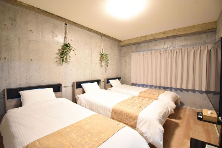 髙松の宿 かめおか屋 - 高松市