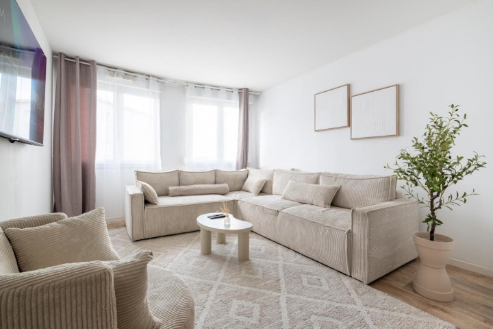 Le Spacieux Avec Garage Privé - Reims
