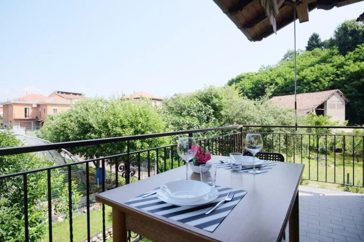 Il Vecchio Kiwi - House With Private Garden - Arona, Italy