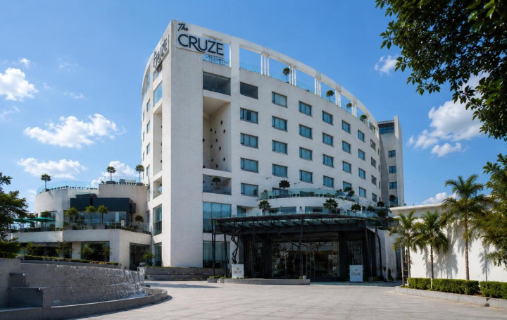 The Cruze Premium Boutique Hotel - Jamshedpur