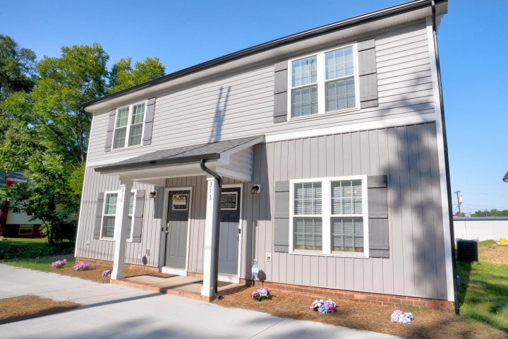 Kannapolis Elegant Townhouse - Right Side - Concord, NC