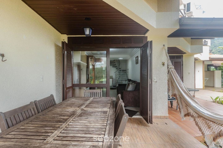 Descubra O Conforto E Lazer A 170 M Da Praia Ponta Das Canas - Mvcs - Florianópolis