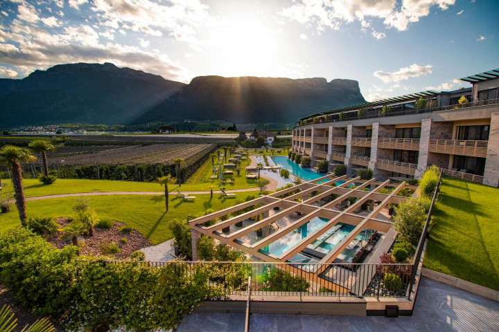 Weinegg Wellviva Resort - Bolzano