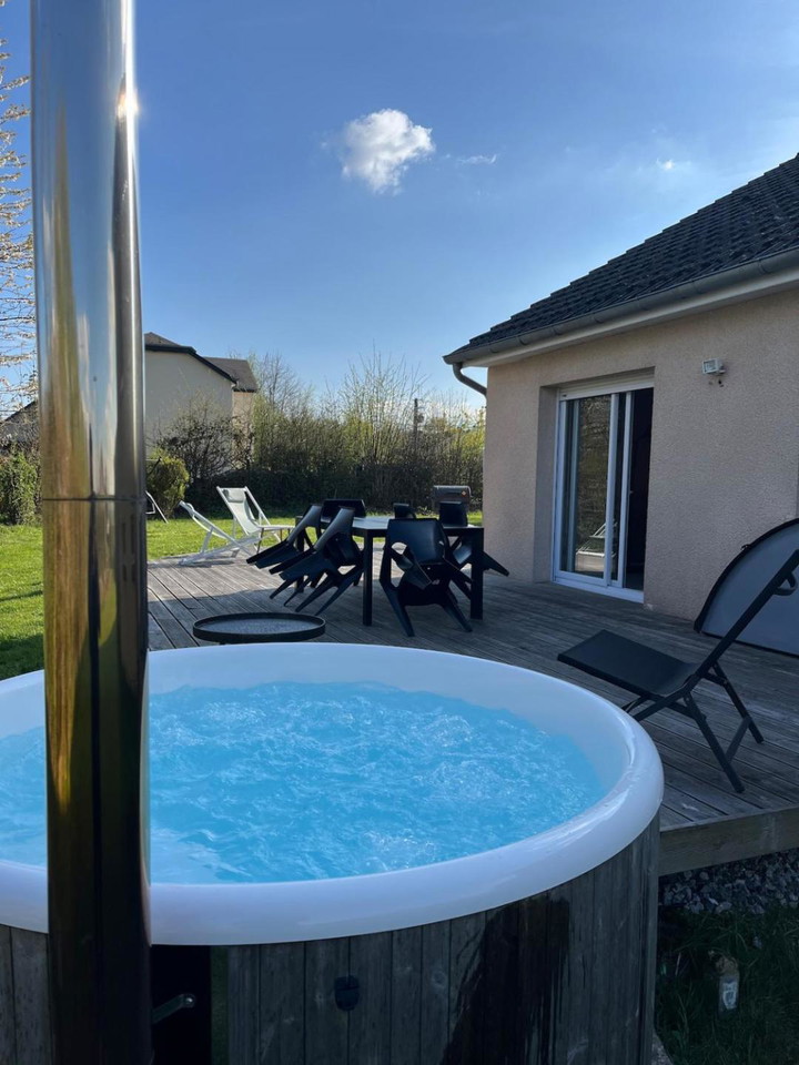 House With Outdoor Jacuzzi - Ardennen