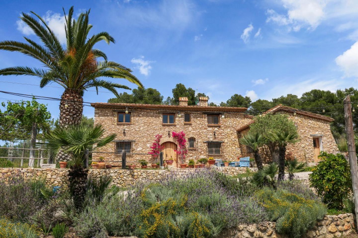 Masia Pou De La Vinya - Villanueva y Geltrú