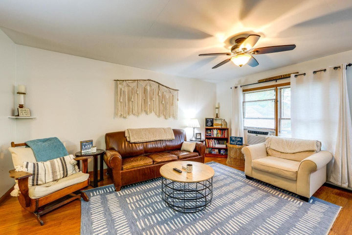 Walk To Owasco Lake: Auburn Home W/ Hot Tub - Cayuga Lake, NY