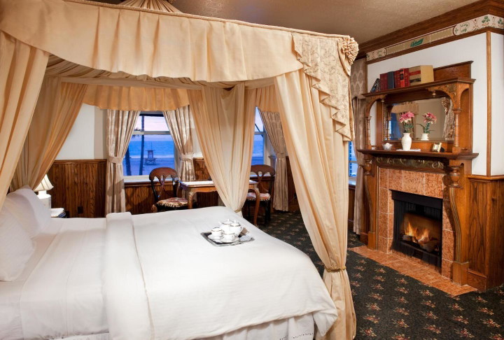 Doryman's Oceanfront Inn - Costa Mesa, CA