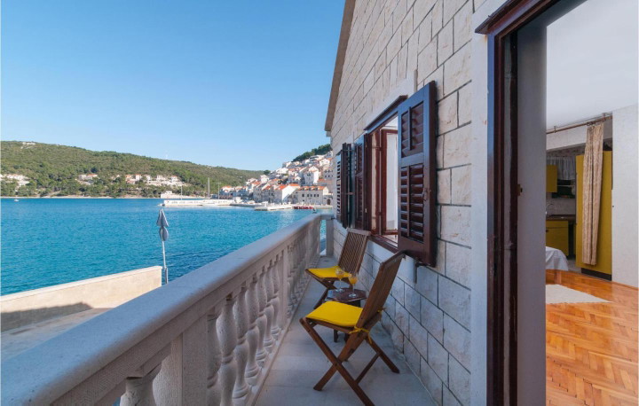 3 Bedroom Lovely Home In Pucisca - Croatie