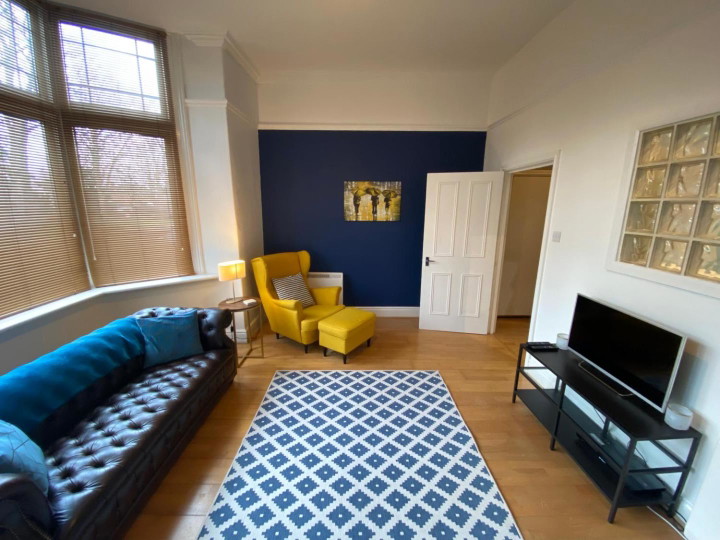 Stylish Apartment With Secure Parking Close To City - Chester