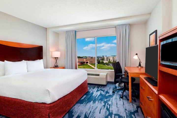 Fairfield Inn Suites Indianapolis Downtown - Indianapolis, IN