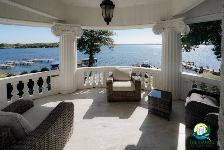 Lakefront Estate With Breathtaking Views And Pier! - Green Lake, WI