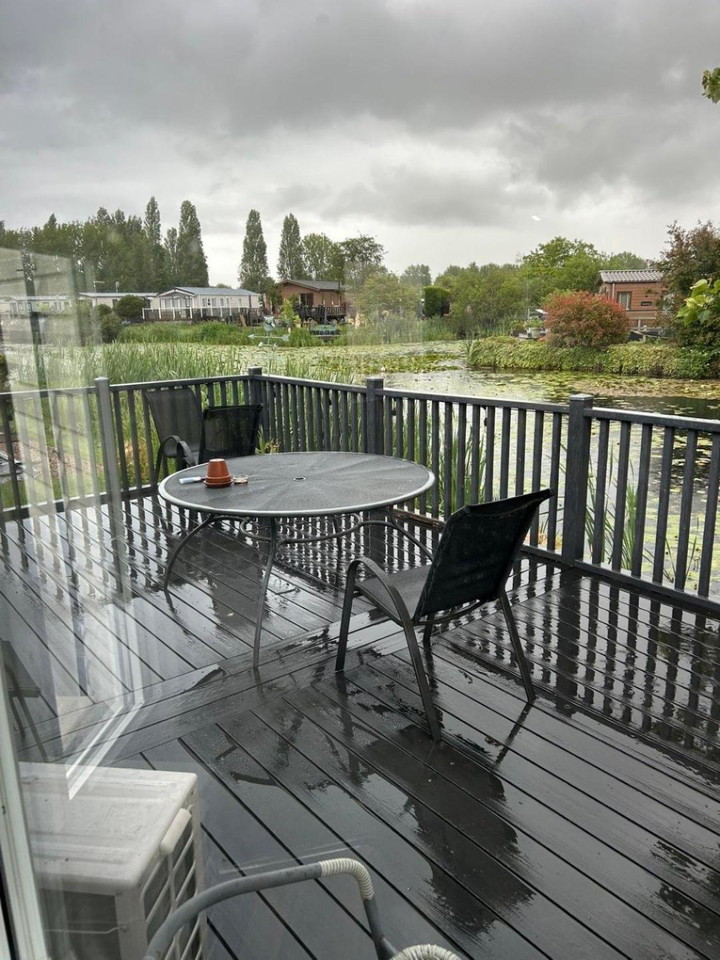 Luxury Lakeside Lodge - Wellingborough