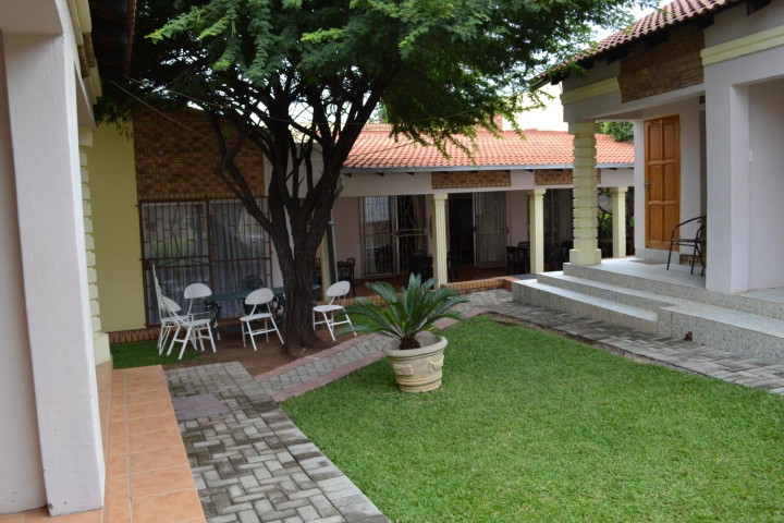Kamogelo Guest House - Sun City