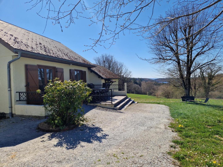 Maison Cosy Et Nature Avec Vue Sur Le Lac De Neuvic - Nouvelle-Aquitaine