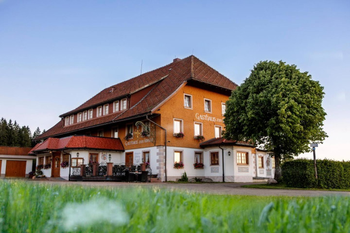 Gasthaus Zum Kreuz - Titisee-Neustadt