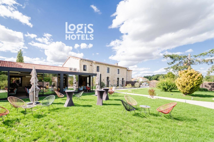 Logis Hôtel Domaine Du Vieux Porche - Chasseneuil-du-Poitou