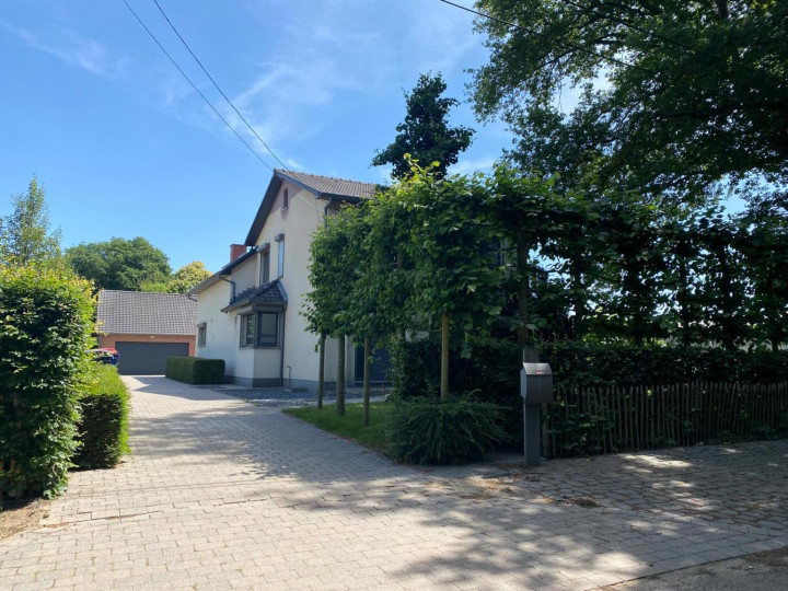 14 Beds, 20p, 2 Bath-, 1 Livingroom - Hasselt