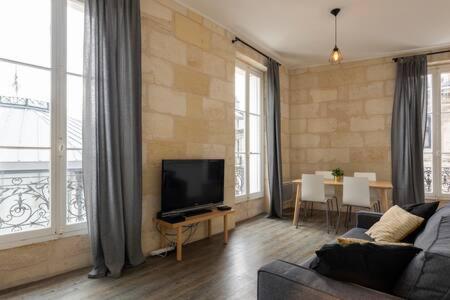 Appartement Charmant Place De Lerme - Blanquefort