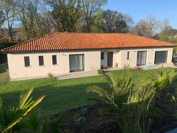 Family Room - New Villa - Biarritz