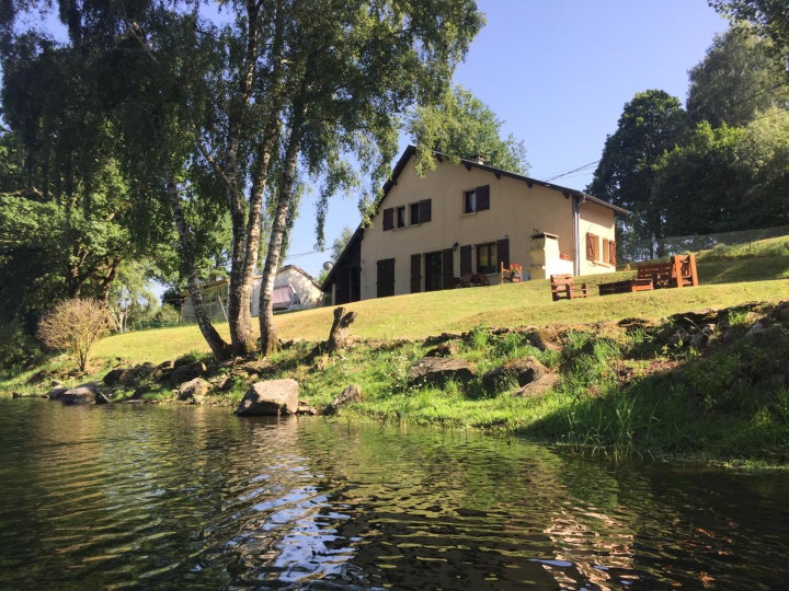 Maison Lac De Pareloup -Les Pieds Dans L'eau- - Aveyron