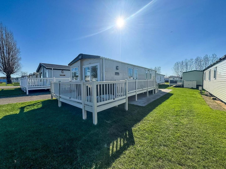 Amazing Caravan With Decking At Manor Park In Hunstanton Ref 23007w - Hunstanton
