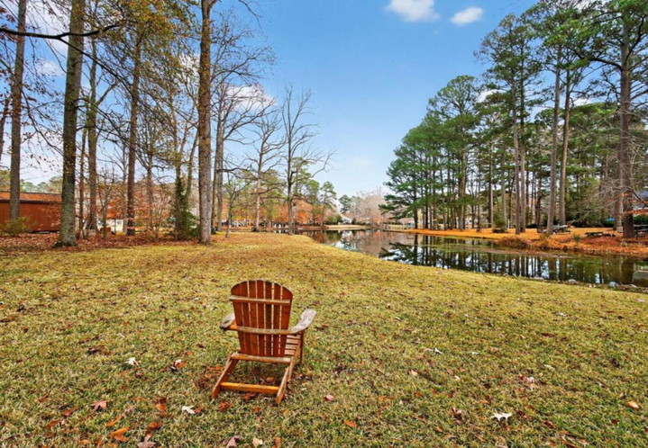 Lakefront Haven - Sunroom, Deck, Near Hospital - Suffolk, VA