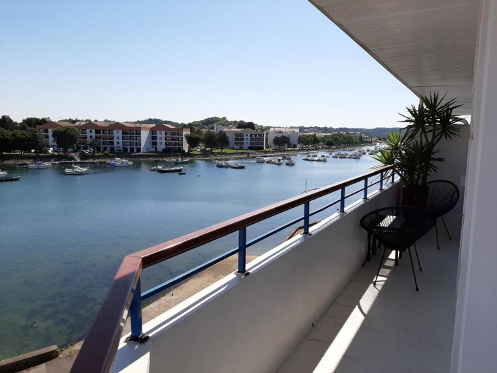 Ciboure : T4 Spacieux Avec Balcon Et Véranda, Proche Golf - Ascain