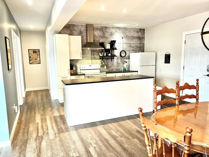 Sutton - Condo Au Coeur Du Village - Sutton