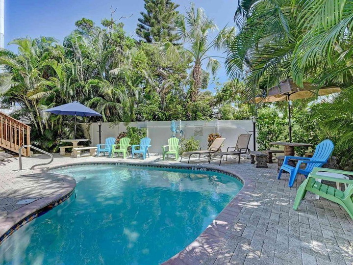 Heated Pool, Walk To Beach & Shops- Perfect Location! - Anna Maria Island, FL