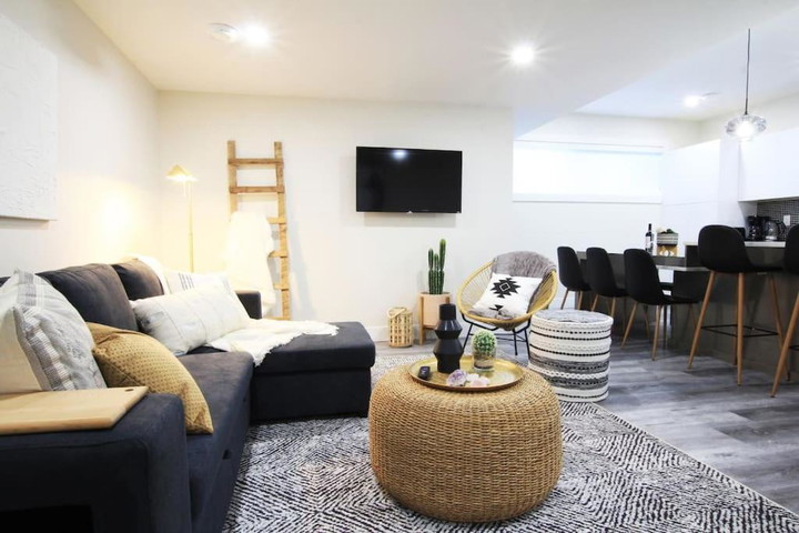 Executive Suite With King Bed 5 Min To Dt And Whyte Ave - Alberta