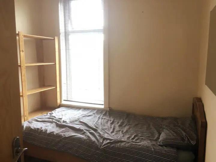 Single Room - Town & University Nearby, 24h Bus, Airport-linked - Manchester