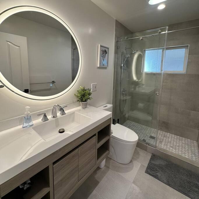 Modern, Renovated 5b/3ba Near Apple, Kaiser - San José