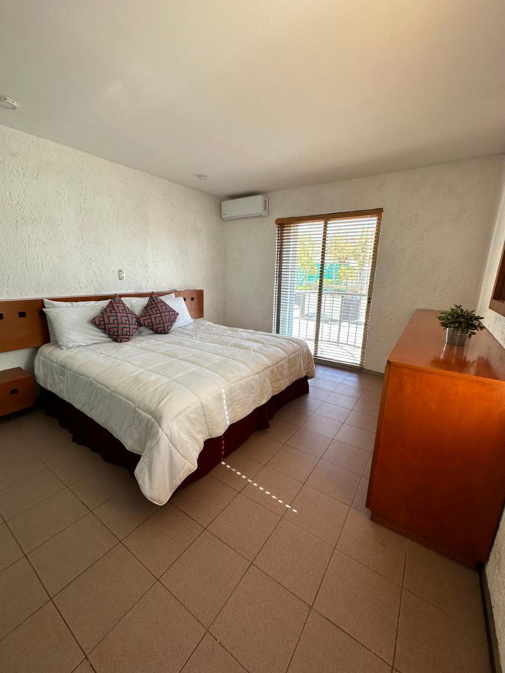 Casa 5 Recámaras Alado De La Playa En Zona Hotelera - Cancún