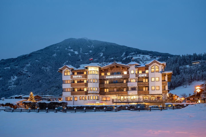 Hotel Riedl Im Zillertal - Stumm
