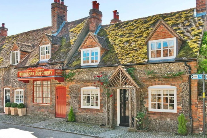 Perfectly Positioned Hambleden House - Henley-on-Thames