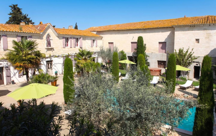 Villa Spacieuse Et Charmante à Saint-gilles Avec Piscine Privée - Bellegarde