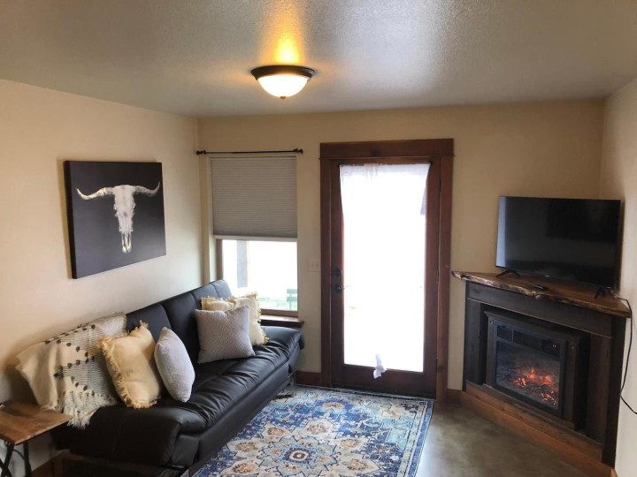 Trail Street Condo Downstairs - Montana