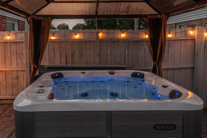Baybreeze Hot Tub Sauna Game Room Near Beach - Hampton, VA